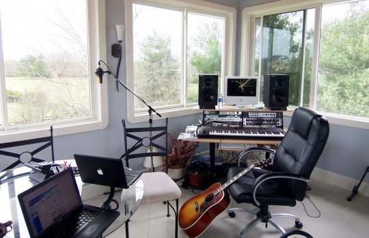 Mini Composer Studio Computer Setup - Interior Design Ideas