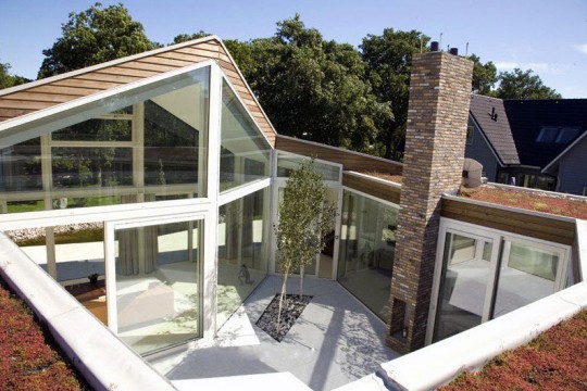 Contemporary Courtyard Glass Villa Design - Interior Design Ideas